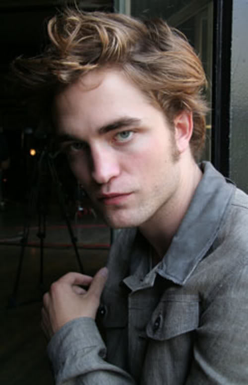 Random Robert Pattinson Pictures | Thinking of Rob