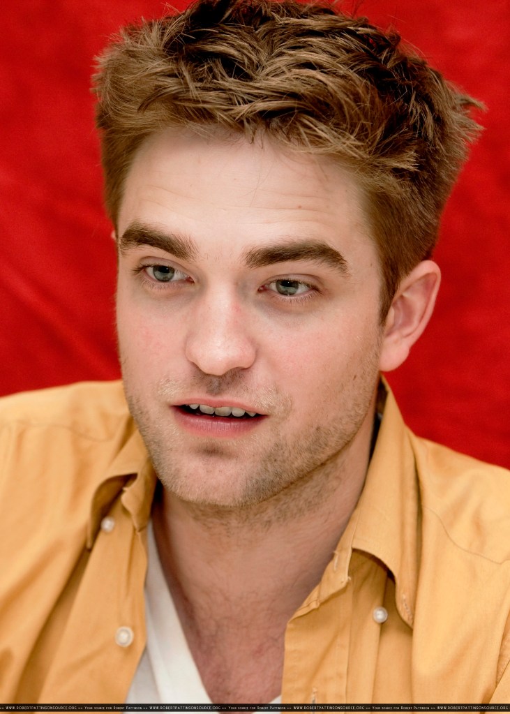 Flashback Pic Post: Robert Pattinson at the Eclipse Press Conference ...