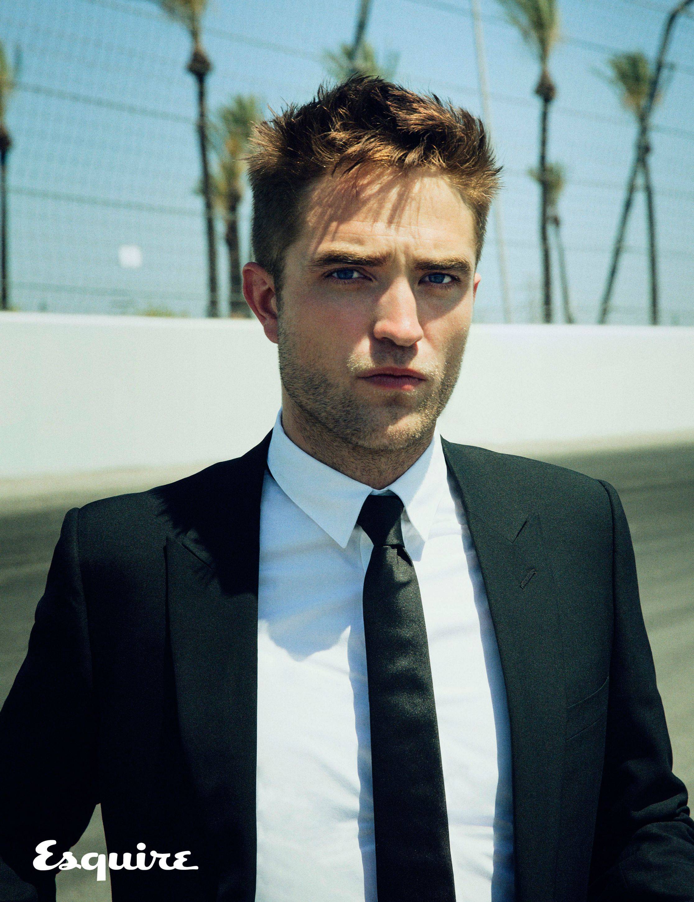 Photoshoot picture of Robert Pattinson now bigger | Thinking of Rob